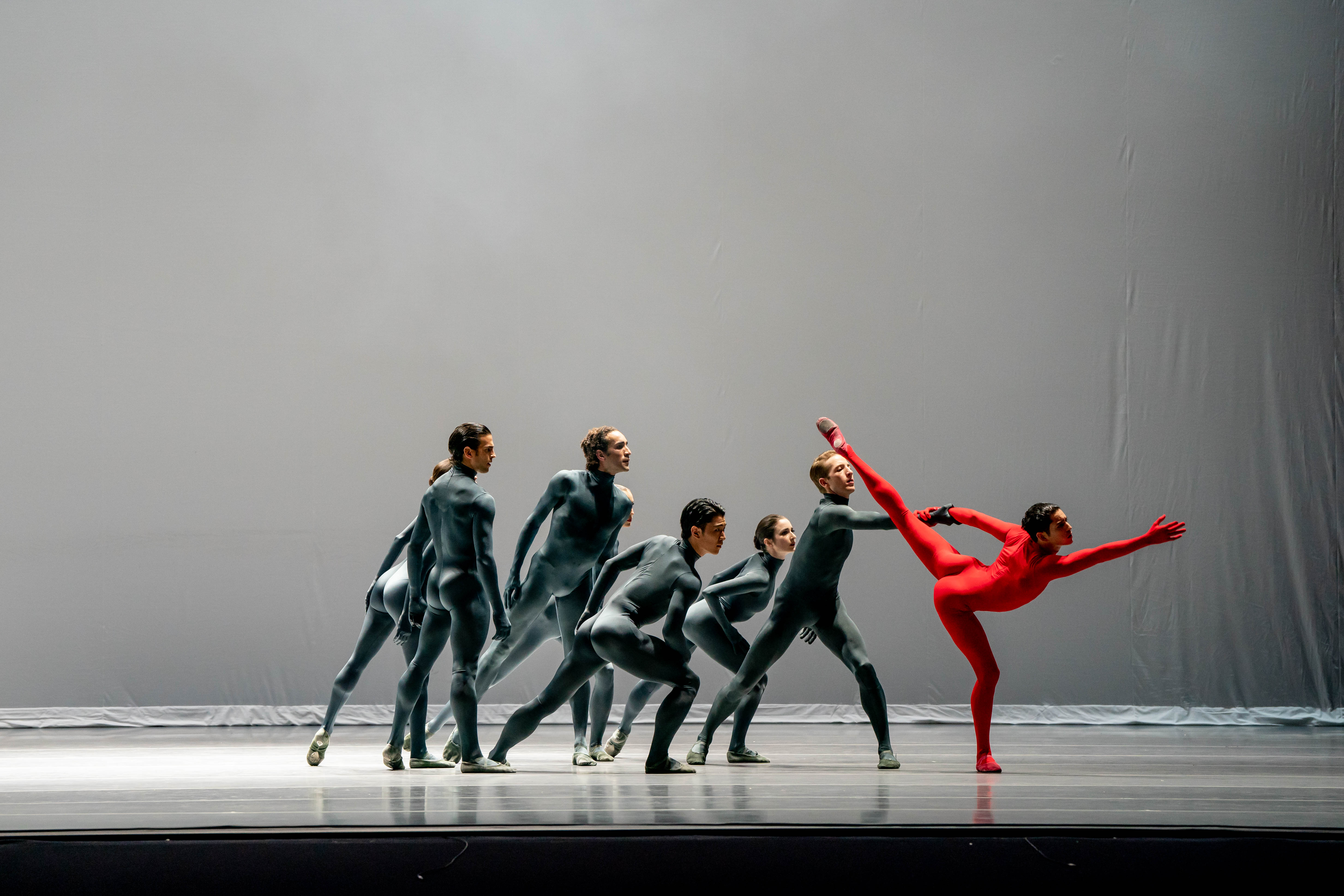 Joffrey Ballet season opens with bold and distinctive trio of works in ...