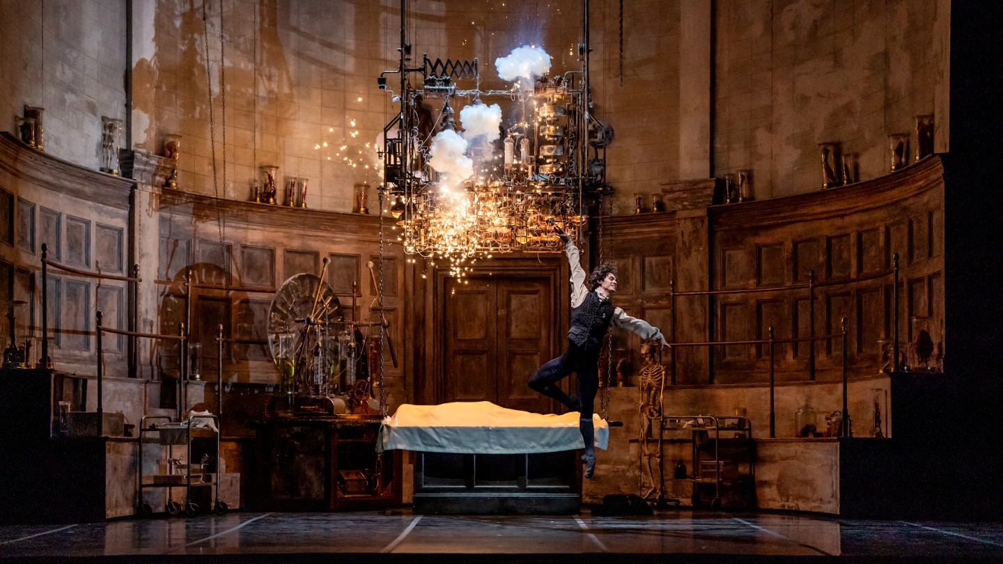 Review: ‘Frankenstein’ is terrific and terrifying at Lyric Opera House ...